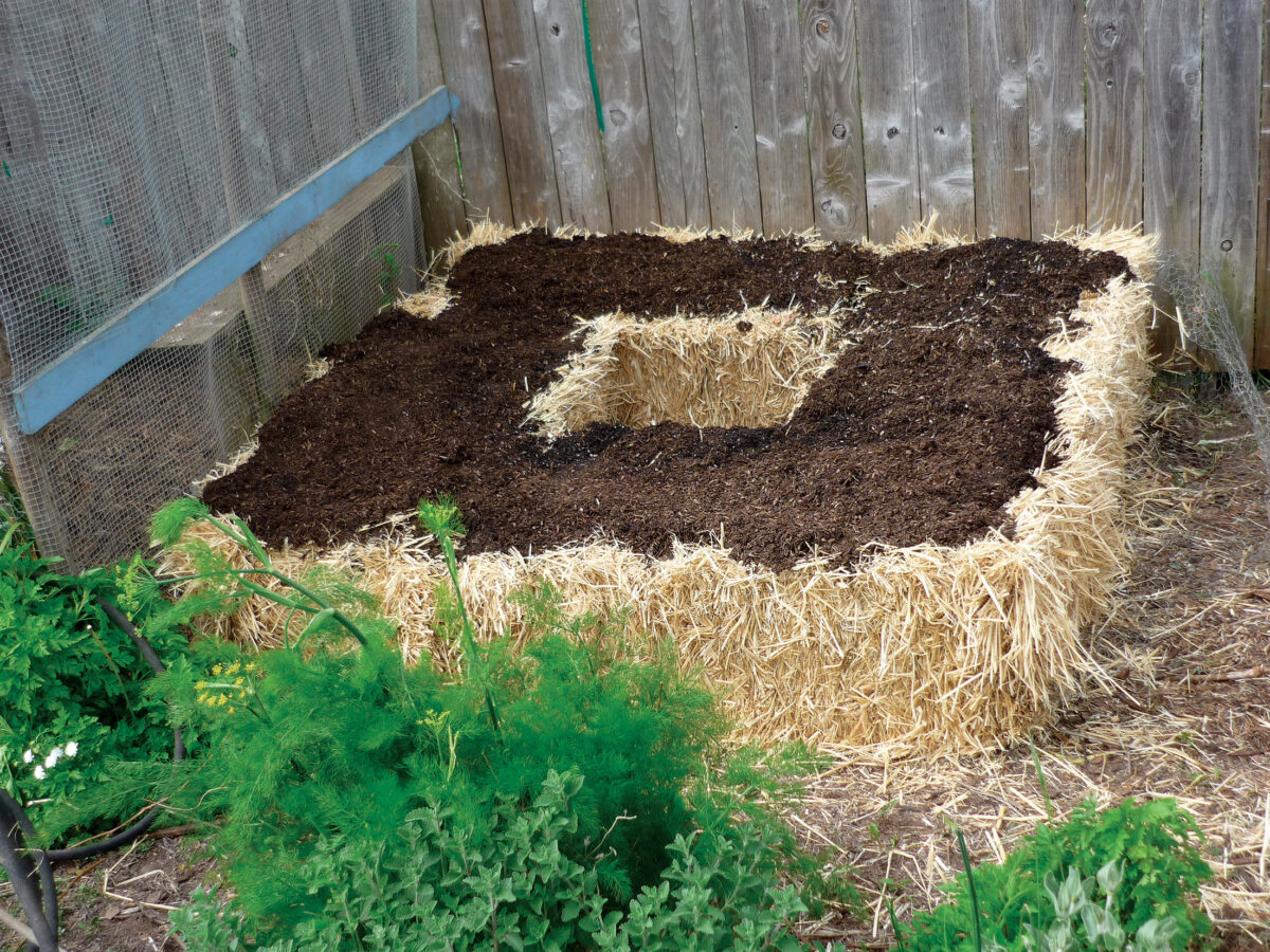 Build a Garden Out of Straw - Fine Gardening
