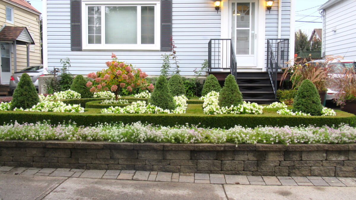 Parterre Garden in Ottawa - Fine Gardening