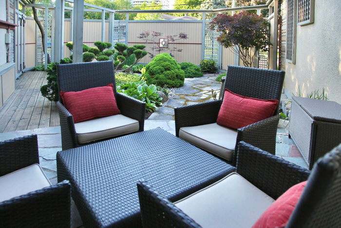 The Small World of a Japanese-Style Courtyard Garden - Fine Gardening