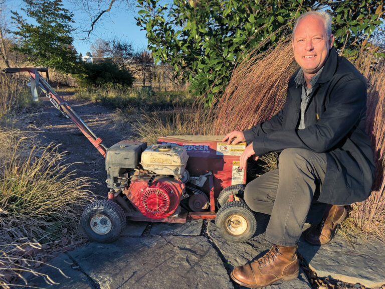 The 6 Best Edging Tools for the Garden - Fine Gardening