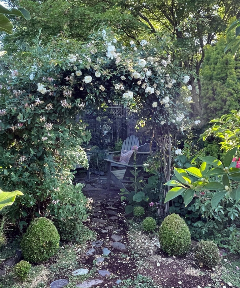 Pamela's Garden Rooms for Gathering in Oregon - Fine Gardening
